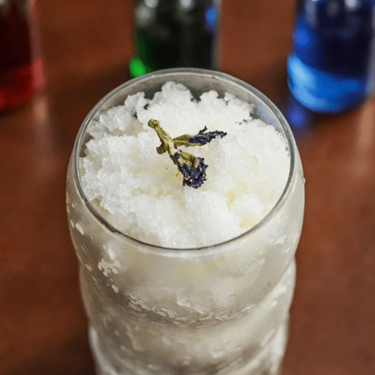 Sal & Tormenta — Deleite Mágico, Bolos de Jade e Frescor de Nimb